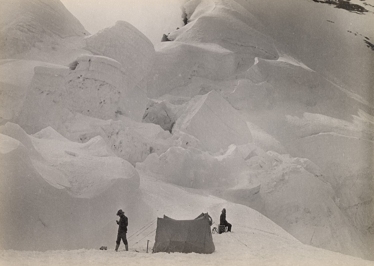 ギャラリー：エベレストで100年前に消えた登山家の遺体とカメラは見つかるのか 写真と図解12点 | ナショナルジオグラフィック日本版サイト